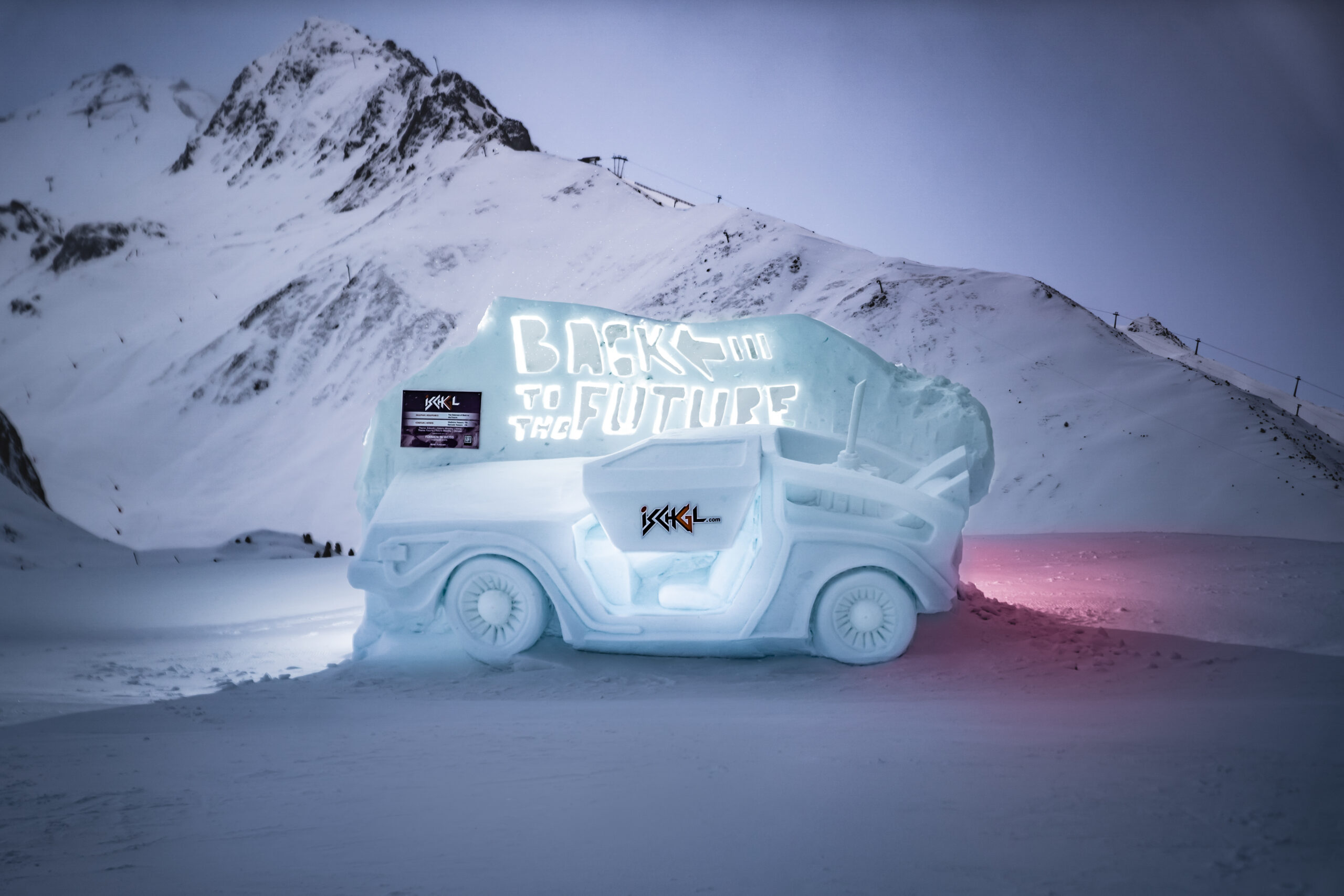 Fred Feuerstein wird Form in Weiss 2023 und „Krypto-Kunst“ - Presse.Tirol