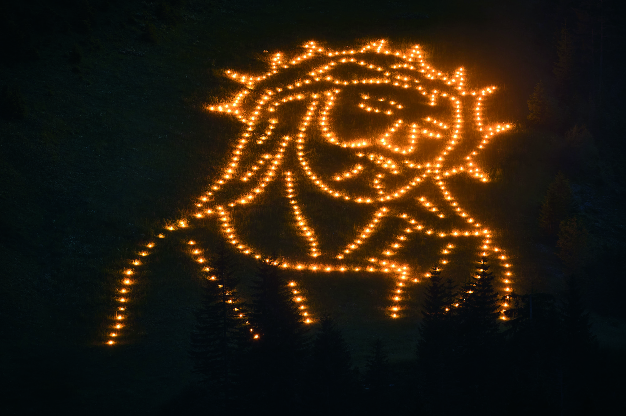 Herz-Jesu-Feuer im Tannheimer Tal - Presse.Tirol